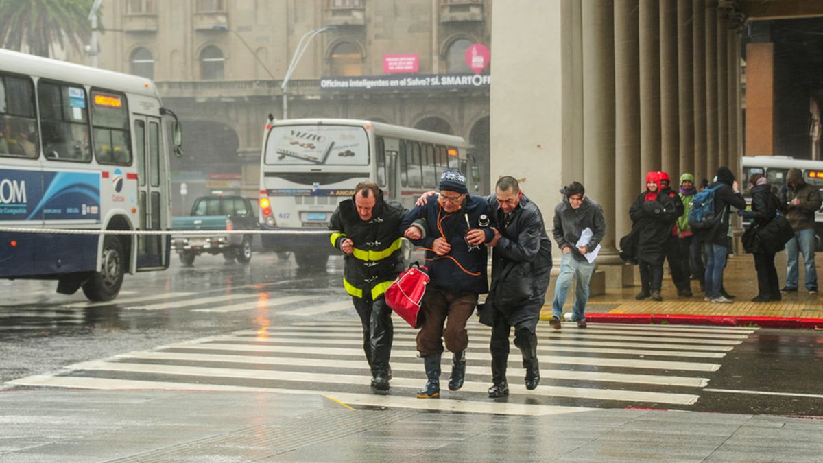 El día de la cuerda en Plaza Independencia: Sinae recordó el temporal ...