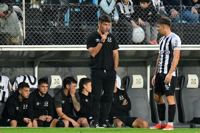 Antonio Pacheco reveló el diálogo que tuvo con Leonardo Fernández en el ...