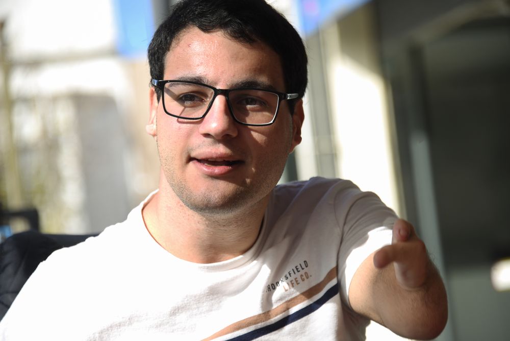 La historia de Agustín, el niño que quedó en silla de ruedas a los 10 años y ahora será alcalde ...