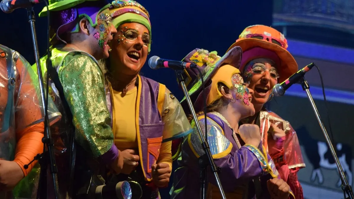 Lo que canta Mi Vieja Mula, la murga que anda sin vueltas para hablar ...