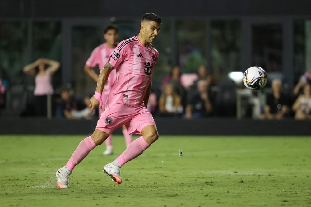 La noche brillante de Luis Suárez, que picó un penal y tuvo una ...