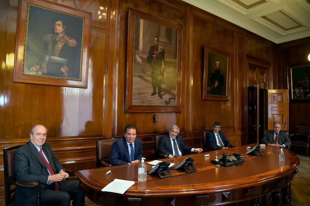 El nuevo presidente del BROU asumió en medio de la emergencia sanitaria