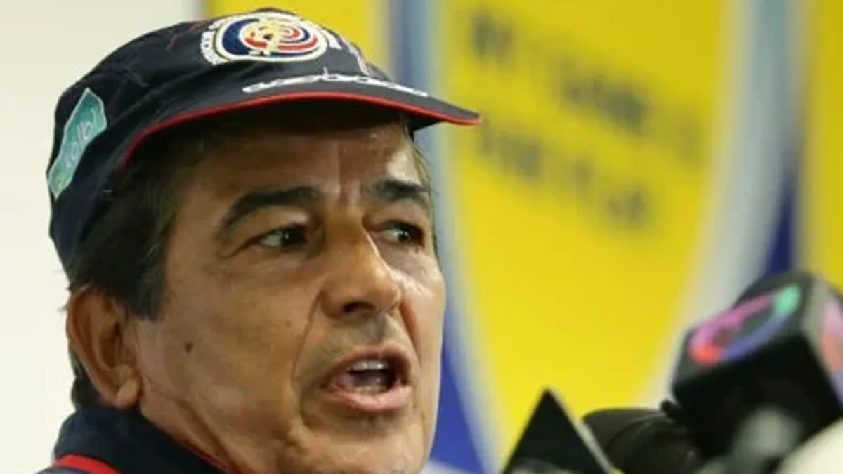 Jorge Luis Pinto se alejó de Costa Rica