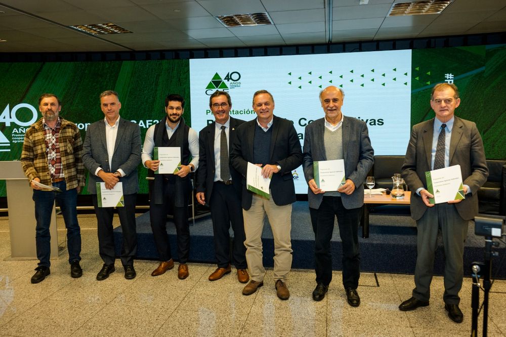 CAF presentó a candidatos a presidente de la República una serie de ...