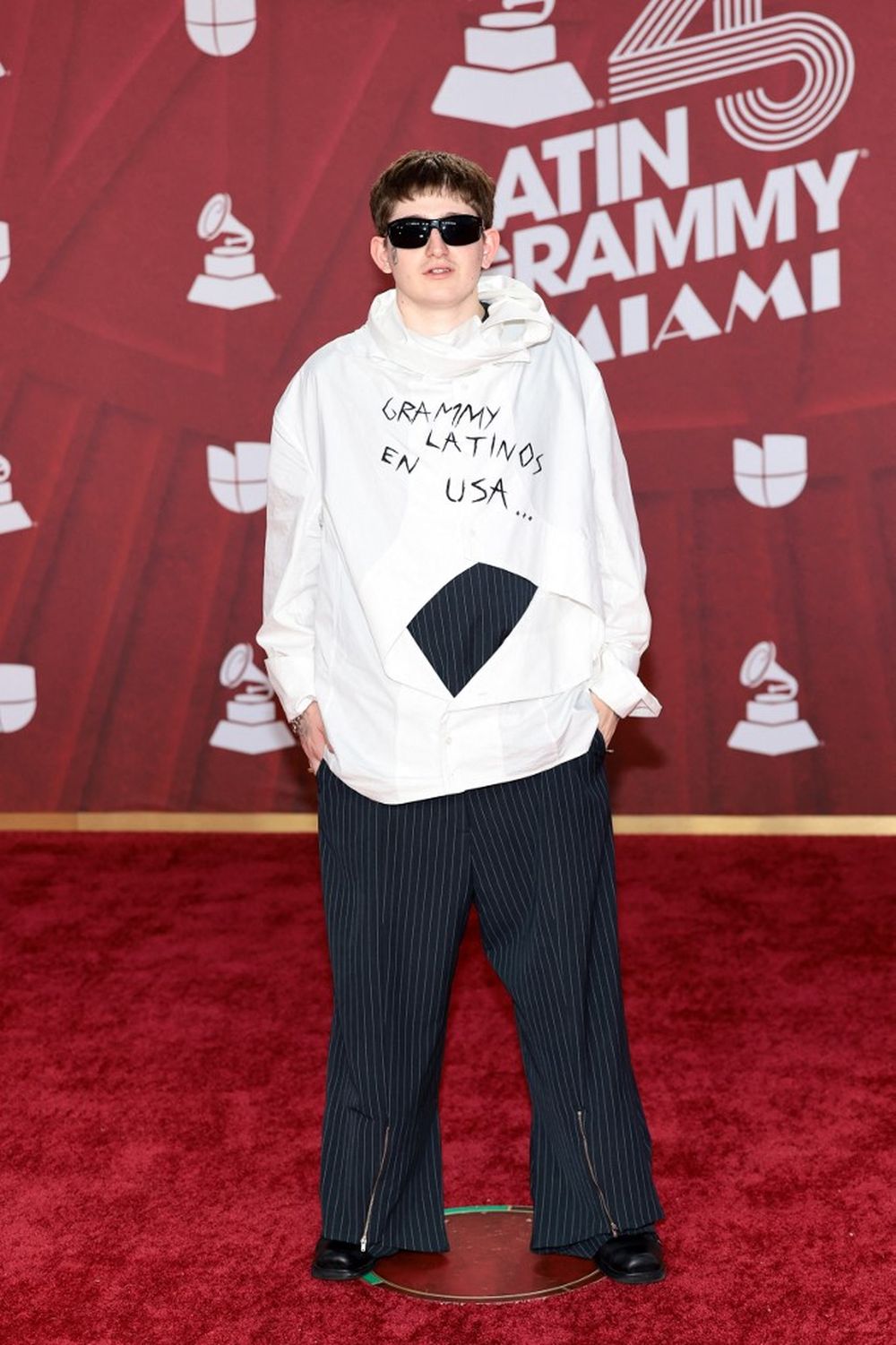 Dillom llegó a los Grammy Latinos con un contundente mensaje para sus ...