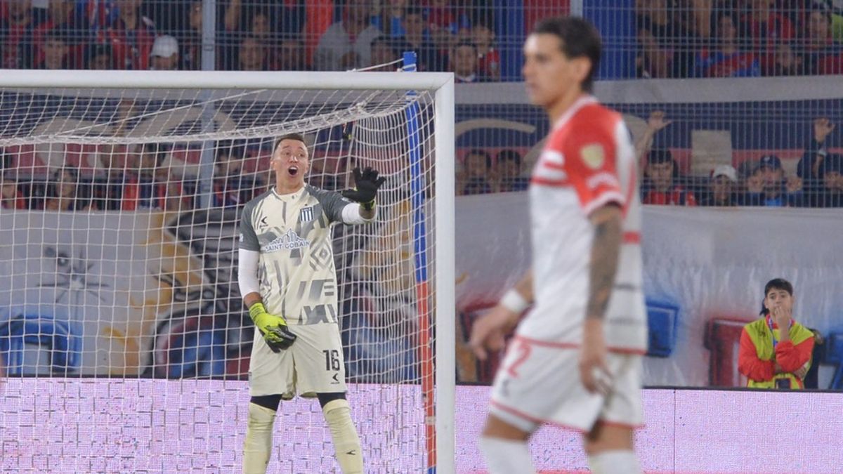 La espectacular atajada de Fernando Muslera, la figura en el agónico ...