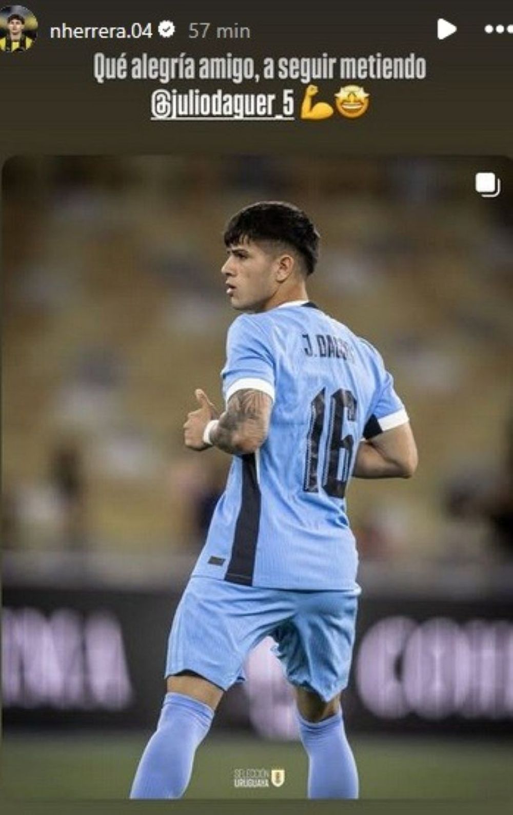 El mensaje de alegría de Nahuel Herrera hacia Julio Daguer, juvenil de Peñarol, por su debut en ...