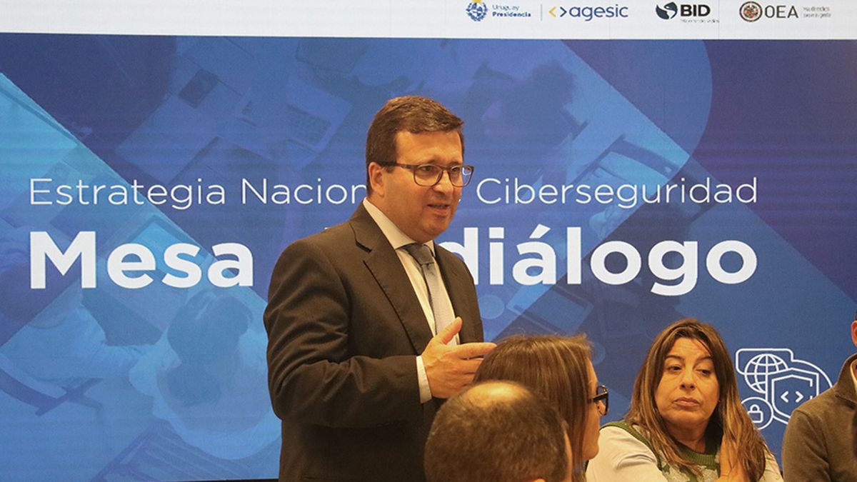 Grupo que hackeó página de Dinacia y difundió teléfono de Orsi también ...