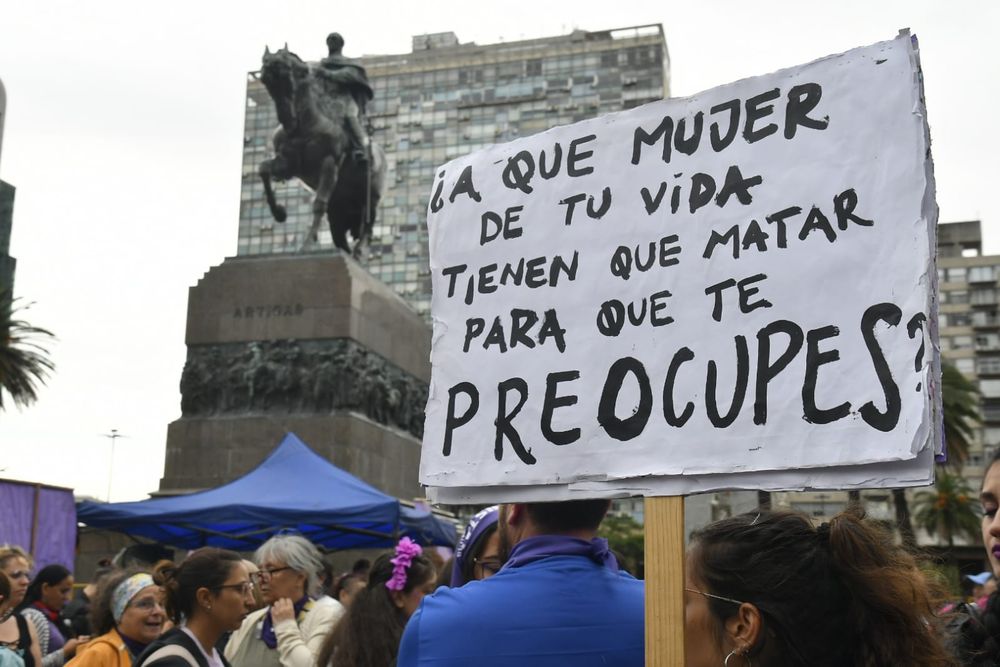 Marcha del 8M a lo largo de 18 de Julio: las fotos que dejó la ...