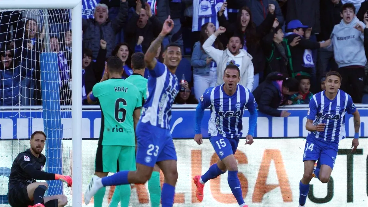 Video: el golazo de Carlos Benavídez para Alavés contra Atlético de Madrid