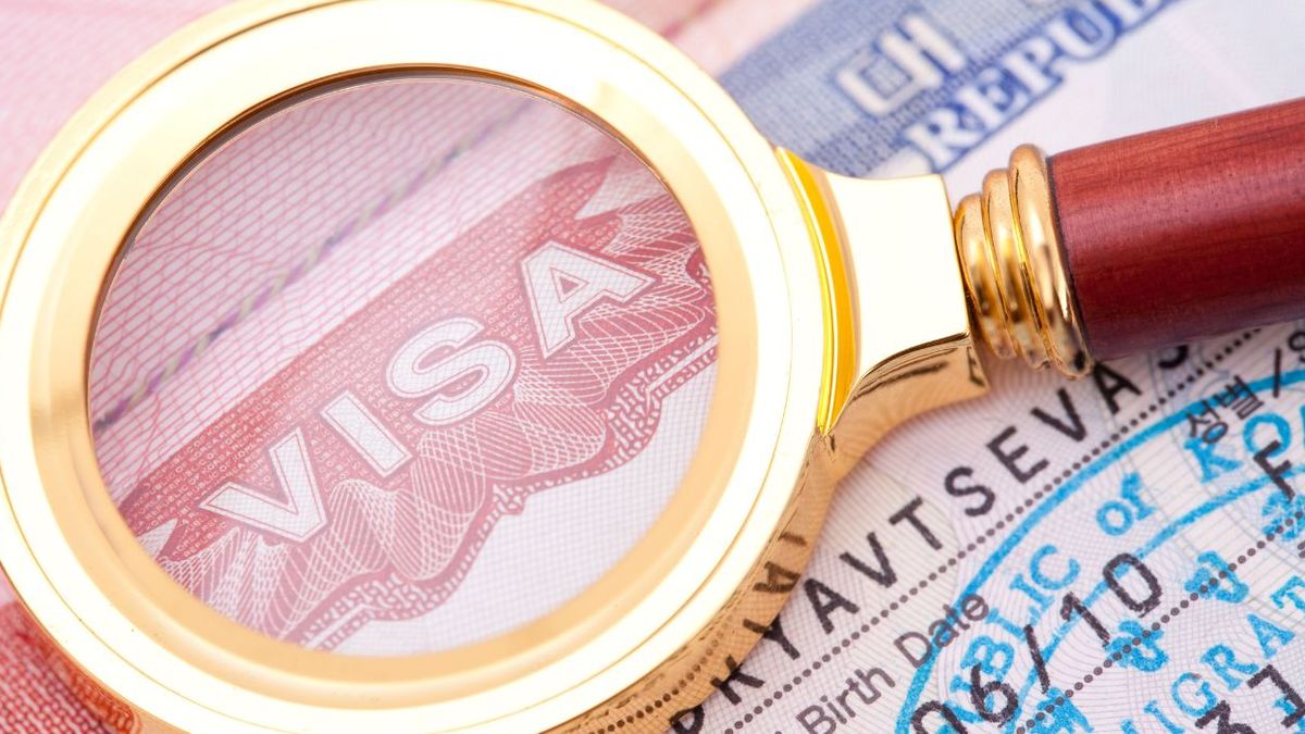 El gobierno de EEUU implementó nueva regla de visas que podría alargar ...