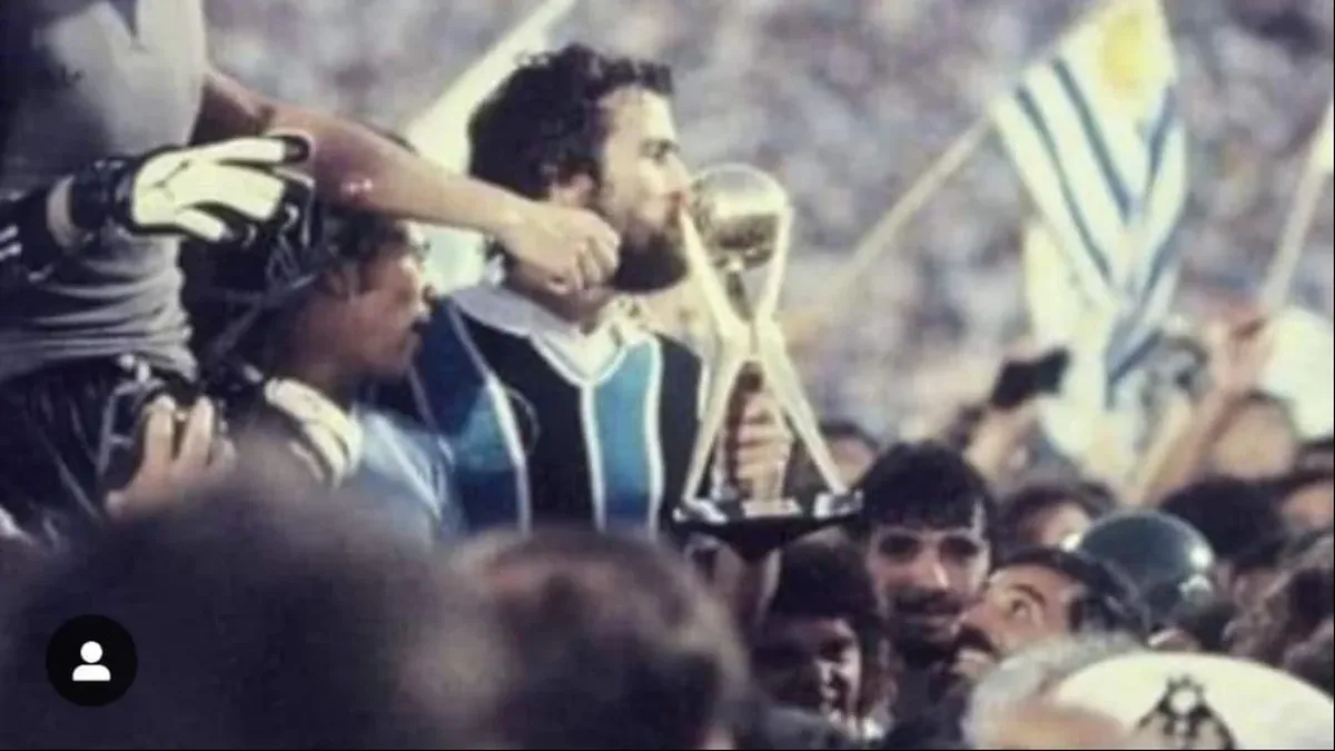 “Idiotas desinformados”: la fuerte aclaración de Hugo De León sobre su ...