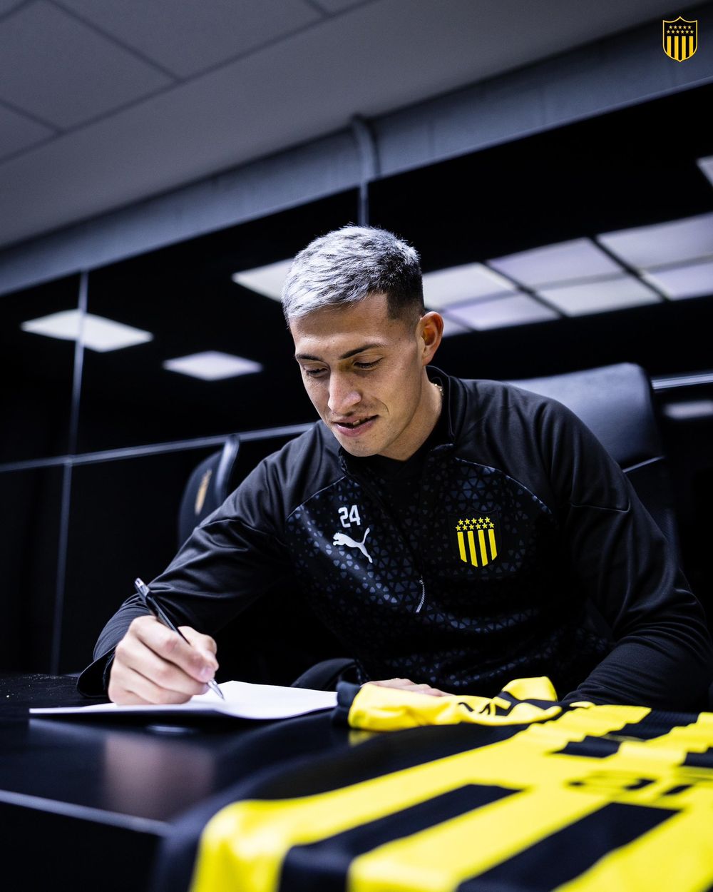 Hinchas de San Telmo denuncian campaña en contra de Chiqui Tapia tras ...