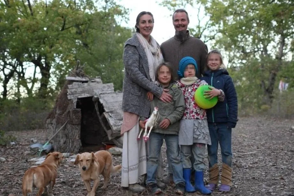 Conmoción en Italia: separan a unos padres de sus hijos por criarlos en ...