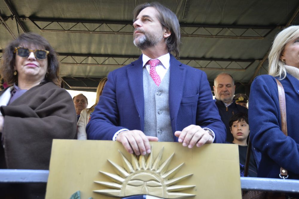 Lacalle Pou participó en el acto en la Plaza Matriz por la Jura de la ...