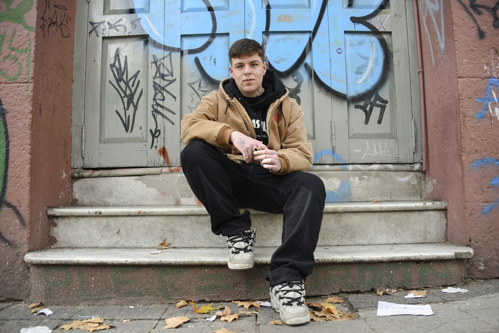 La historia de Knak, el artista uruguayo que pasó de los sótanos a los grandes festivales