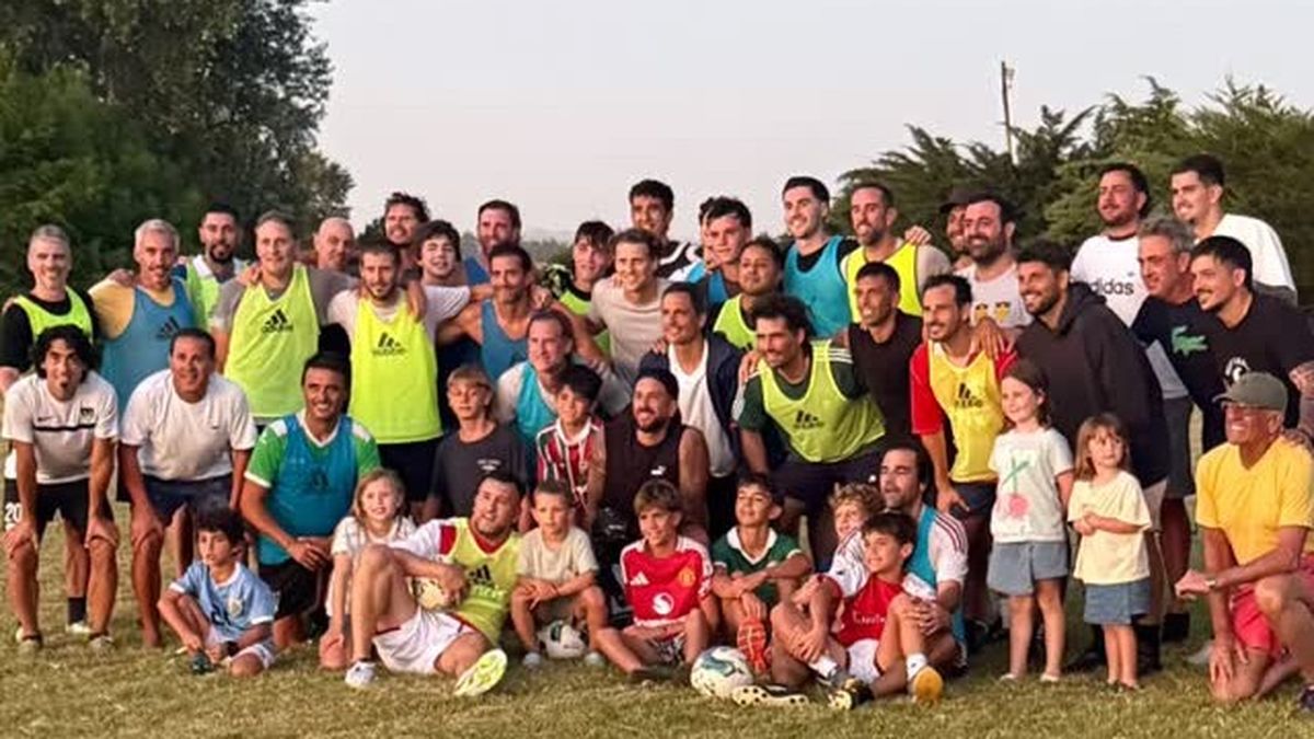 Un clásico del verano: el fútbol de Diego Forlán y sus amigos en Punta ...