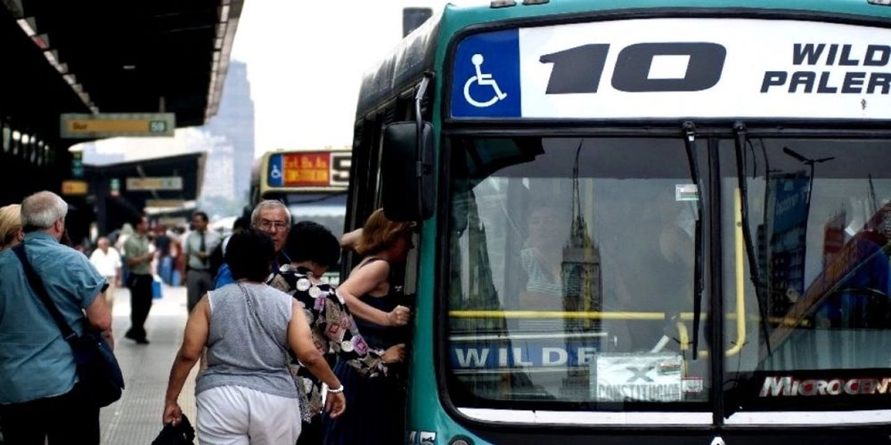 PARO DE COLECTIVOS en el AMBA | Las empresas SUSPENDERÁN los servicios: a qué HORA empieza la ...