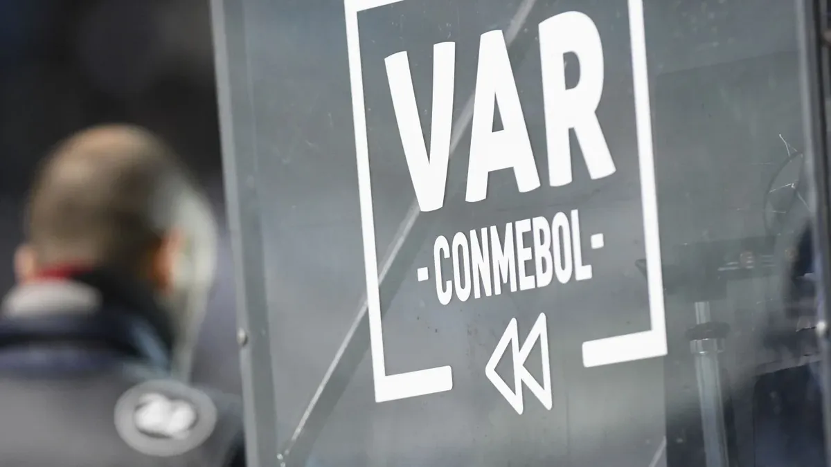 Conmebol reveló todos los misterios: mirá cómo funciona el VAR paso a paso