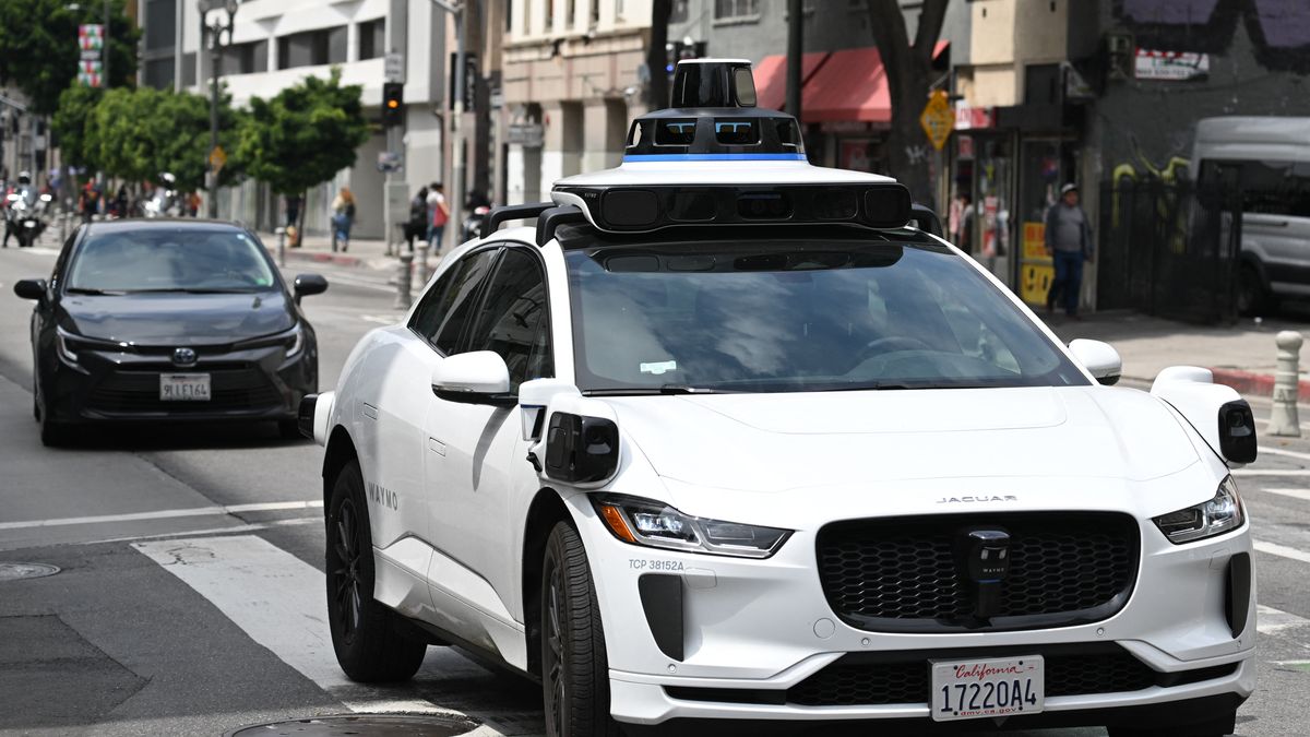 Waymo apuesta al futuro: duplicará su flota de robotaxis con una nueva ...