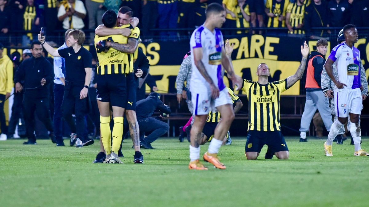 Peñarol derrotó 3-1 a Fénix, conquistó el Torneo Clausura y se consagró ...