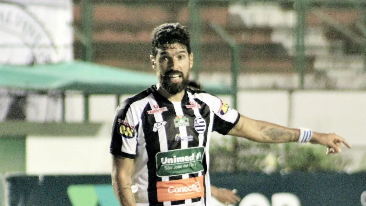 Así fue el debut del Loco Abreu en su nuevo equipo de Brasil