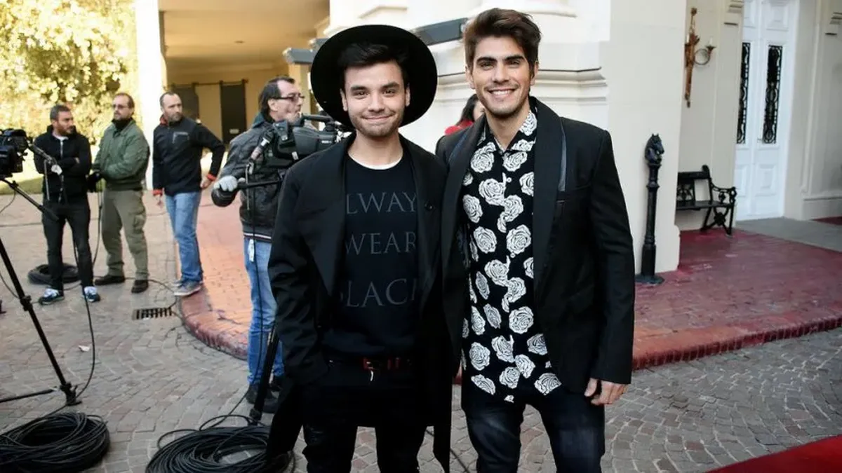 Cantantes de Marama y Rombai chicos trendy en concurso de Nickelodeon