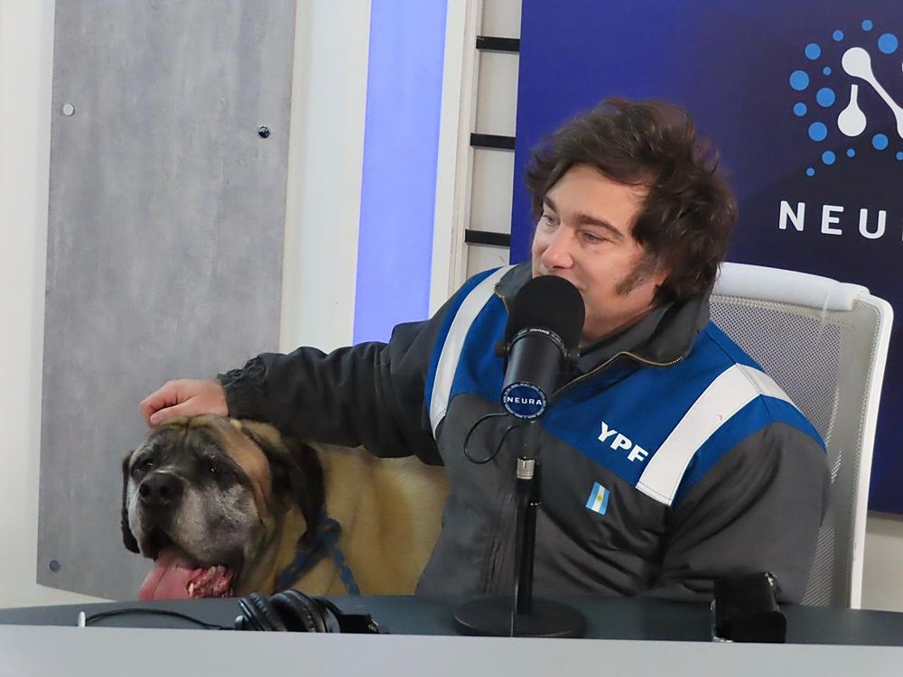 Milei presentó a su perro Conan en Neura