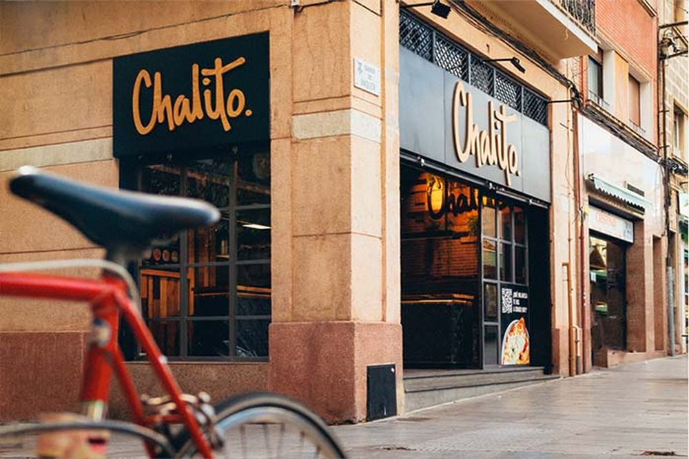 Precios accesibles y variados, las claves del éxito de Chalito en España