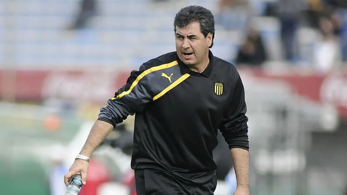 “Defensor quiere jugar en julio para tener a Olivera”