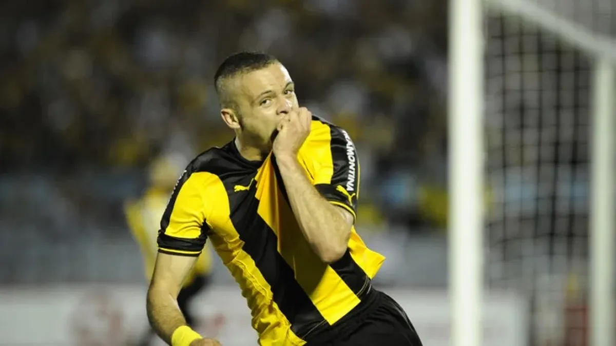 Un toque de suspenso por Jonathan