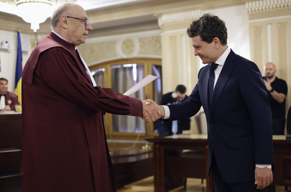 El Constitucional rumano rechazó anular las elecciones y declaró ...