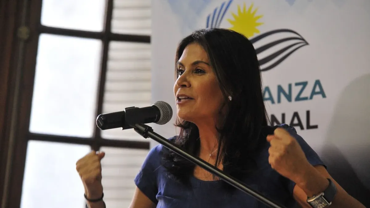 Verónica Alonso tuvo en su currículum una maestría que no terminó