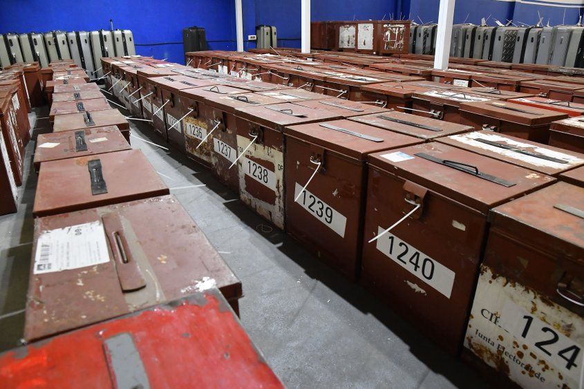 A qué hora se sabrán los resultados de las elecciones internas 2024 en Uruguay