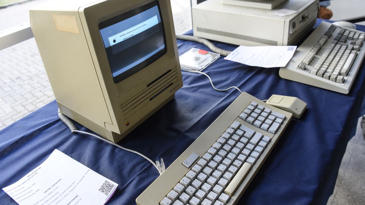 La Facultad de Ingeniería mostró sus viejas computadoras de hasta 40 ...