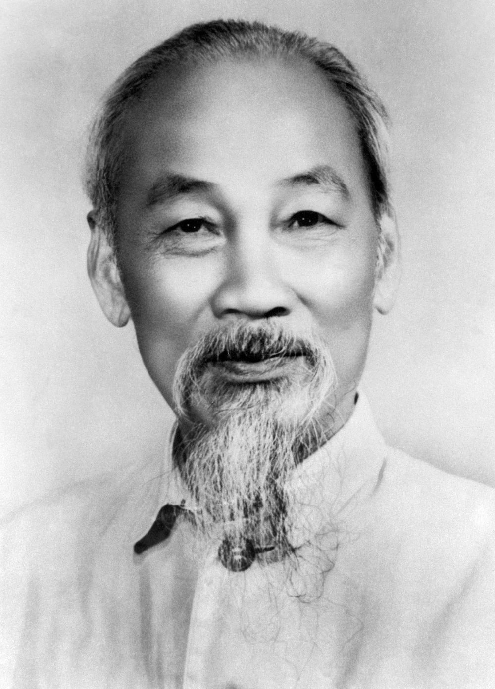 Vietnam le donó a la Intendencia de Montevideo una estatua del líder comunista Ho Chi Minh