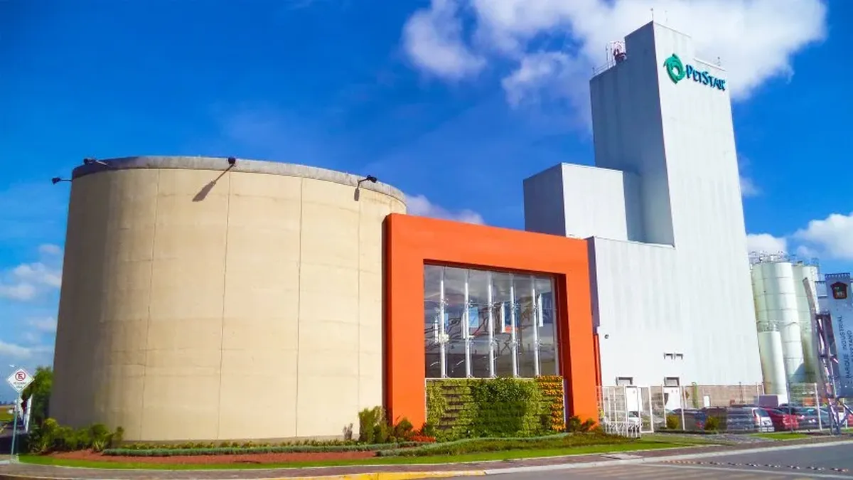 La planta de reciclaje de plástico más grande del mundo por dentro