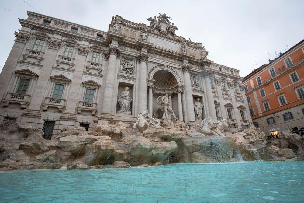 Roma regula el ingreso a la Fontana de Trevi para evitar las ...