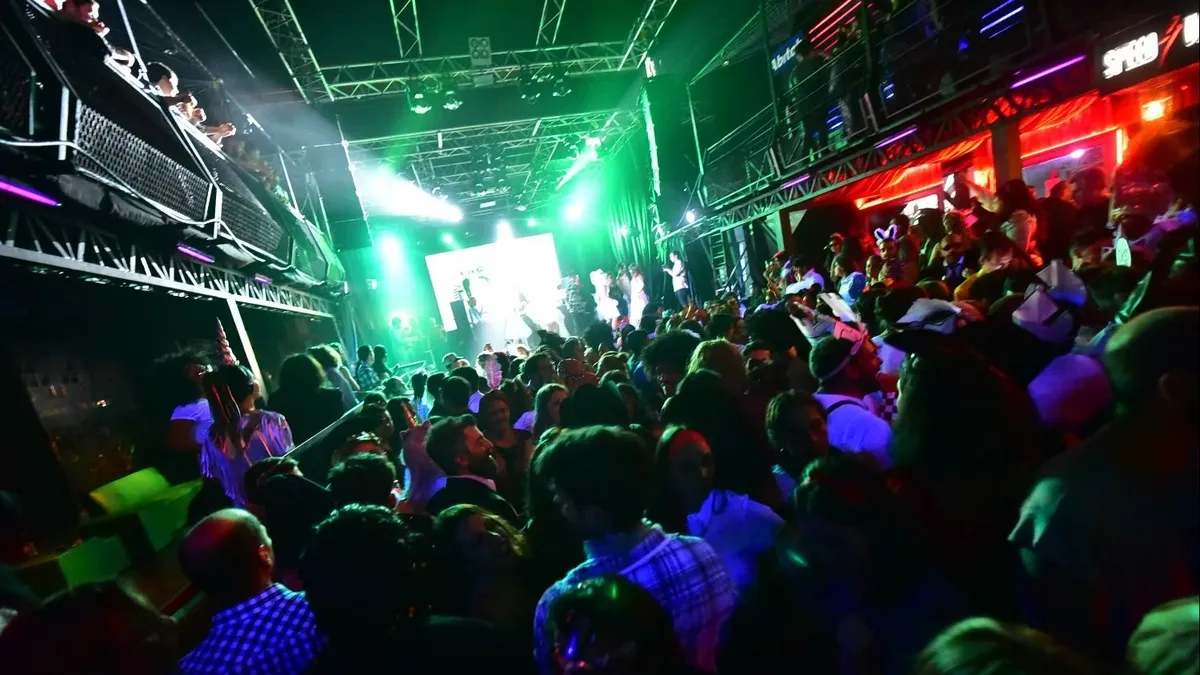 Fiestas exclusivas en la noche de la nostalgia: dónde son y cuánto valen