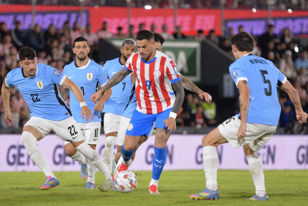 Uno por uno Uruguay vs Paraguay por las Eliminatorias: Bielsa hizo naufragar al equipo, a Mele ...