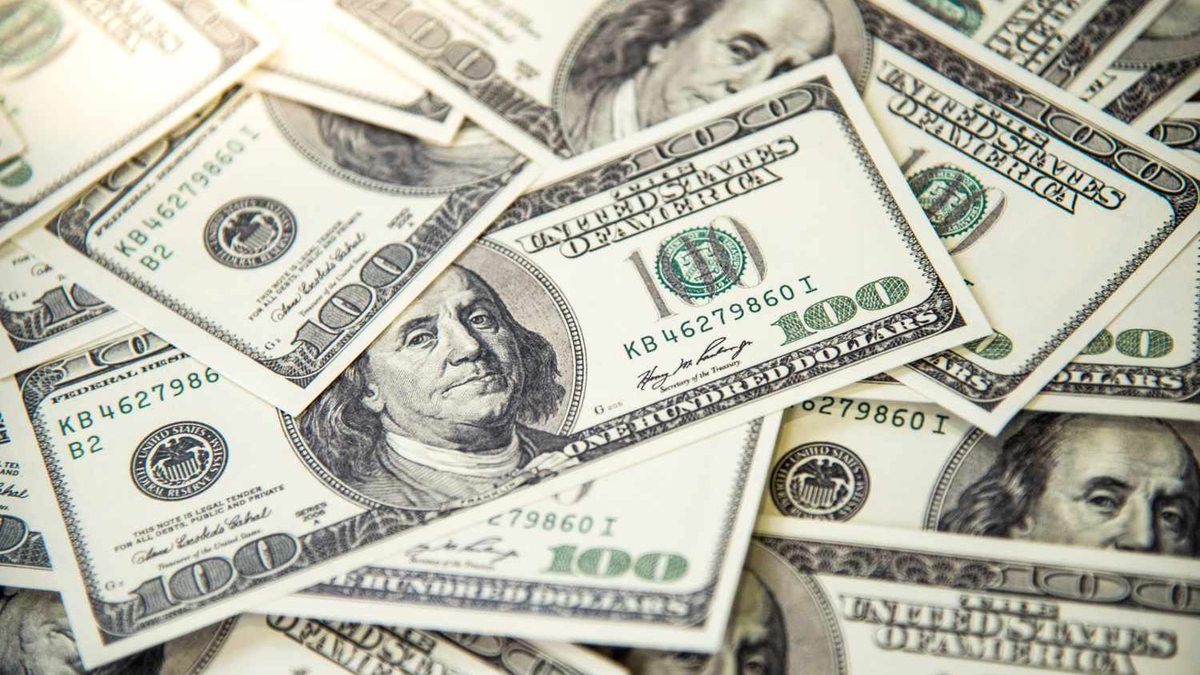 La baja del dólar blue y los cambios en la política monetaria: qué está pasando en el mercado ...