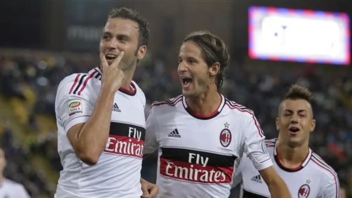 Pazzini hizo un triplete en su debut