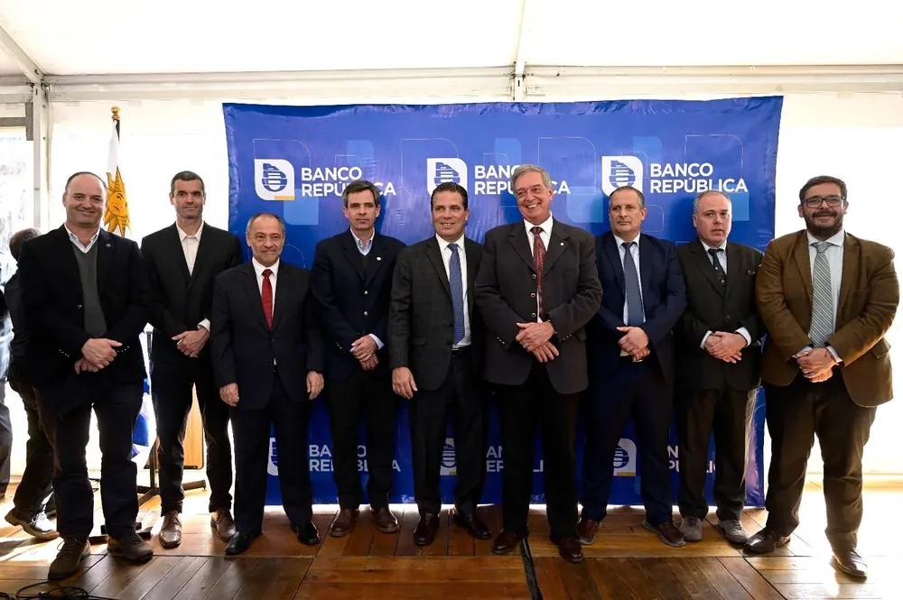 Clientes y autoridades nacionales participaron de la inauguración del ...