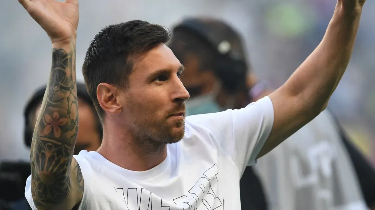 Así fue la tremenda presentación de Lionel Messi como el rey de París a ...