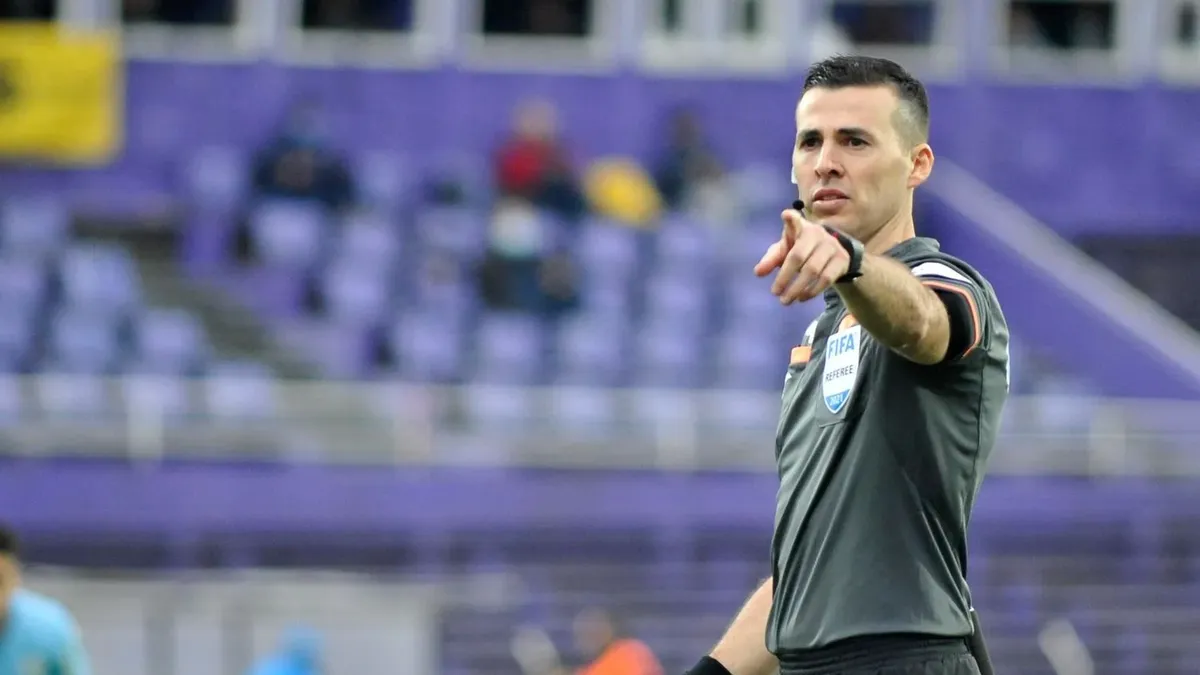 Fútbolx100: Matonte fue elegido mejor árbitro del Campeonato Uruguayo 2021