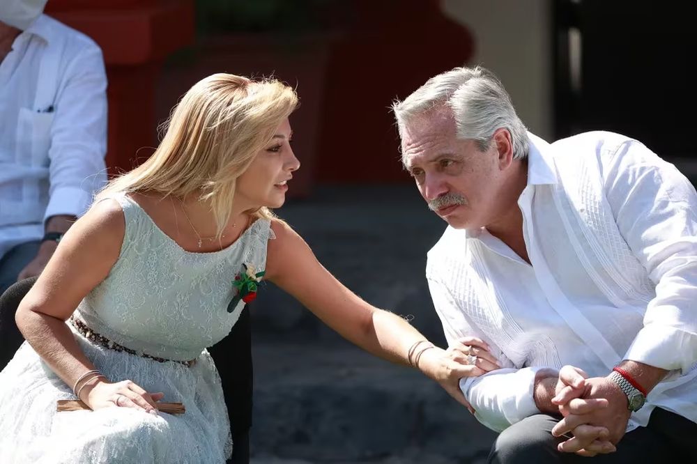 Elisa Carrió reveló que sufrió violencia de género y se solidarizó con ...