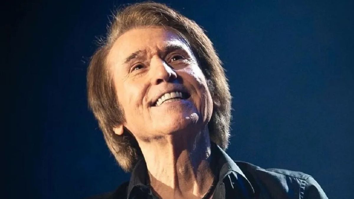 Raphael sigue en el hospital y es sometido a pruebas tras el ACV sufrido durante la grabación de ...