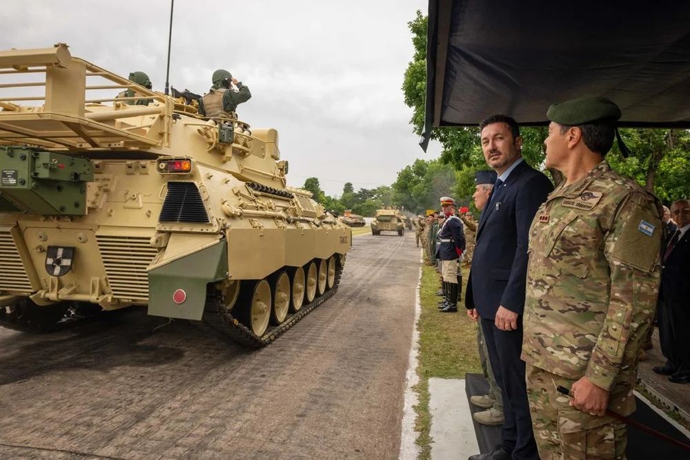 Con el primer escuadrón de TAM 2C-A2, el Ejército Argentino da un paso ...