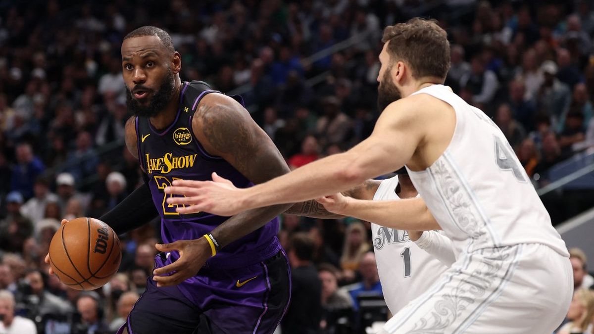 Es una locura: la espectacular hundida de LeBron James, con 40 años ...