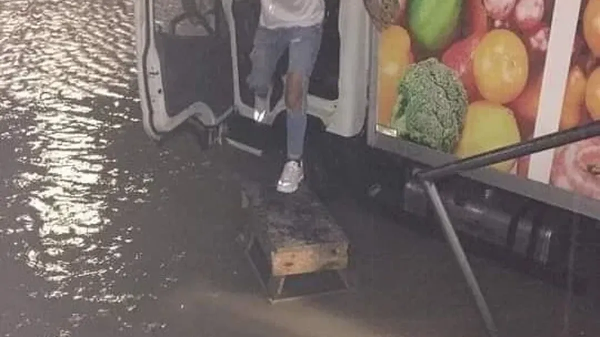 Dos miradas sobre la UAM tras las lluvias: una piscina olímpica o unos ...